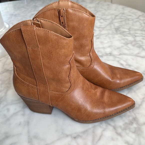 Universal Thread | Shoes | Universal Thread Twyla Western Boots In ...